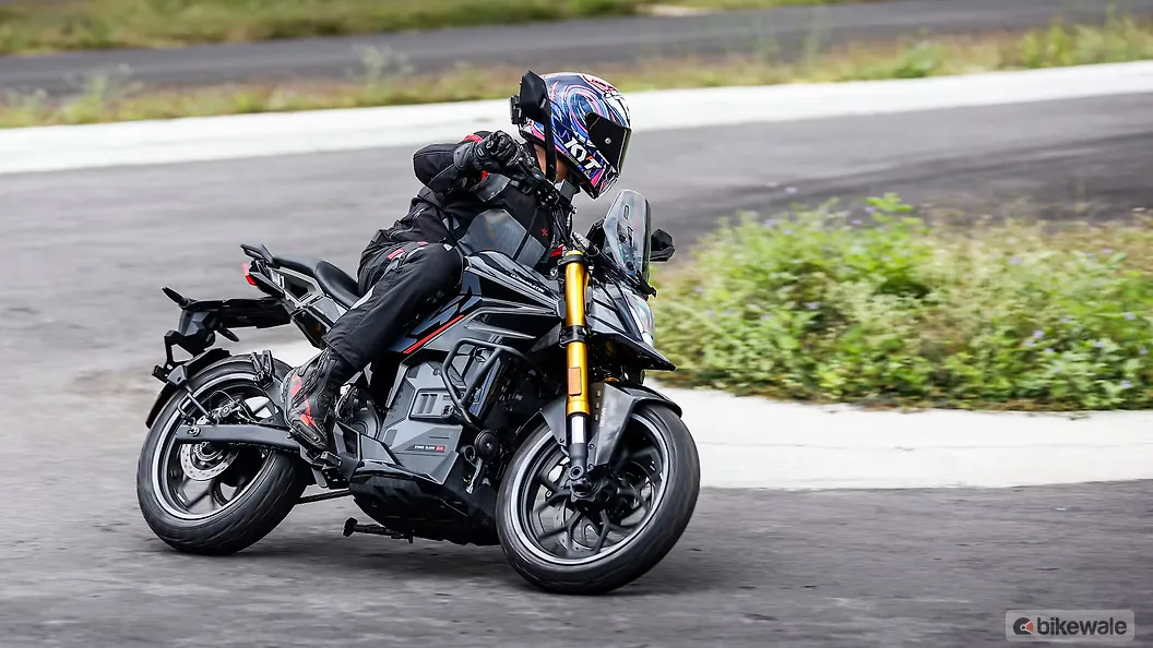 Ultraviolette X47 Crossover Right Front Three Quarter Image – BikeWale