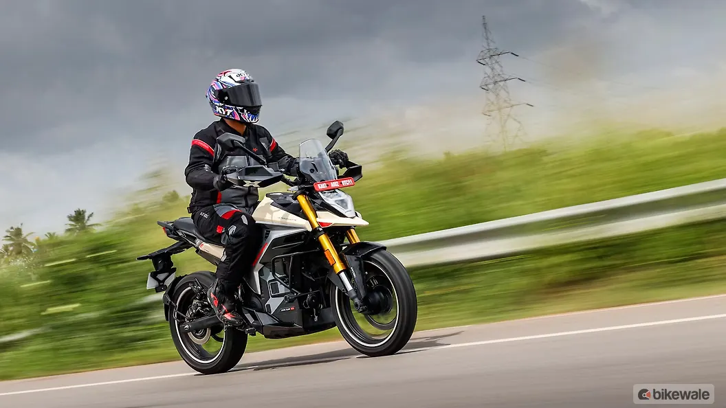 Ultraviolette X47 Crossover Right Front Three Quarter Image – BikeWale