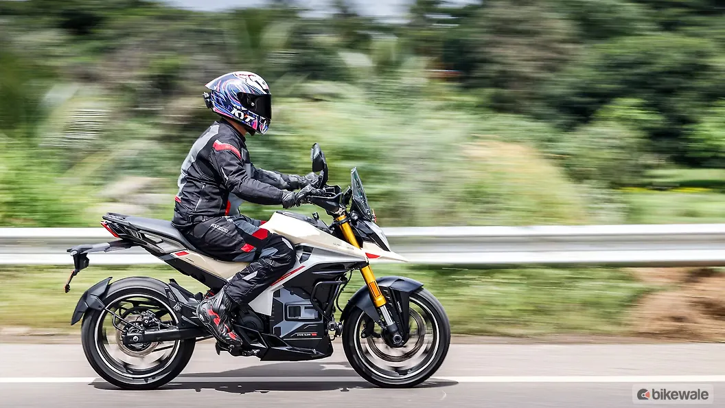 Ultraviolette X47 Crossover Right Side View Image – BikeWale