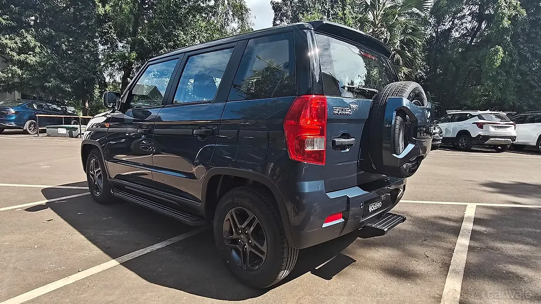 Bolero Neo Rear View Image, Bolero Neo Photos in India - CarWale
