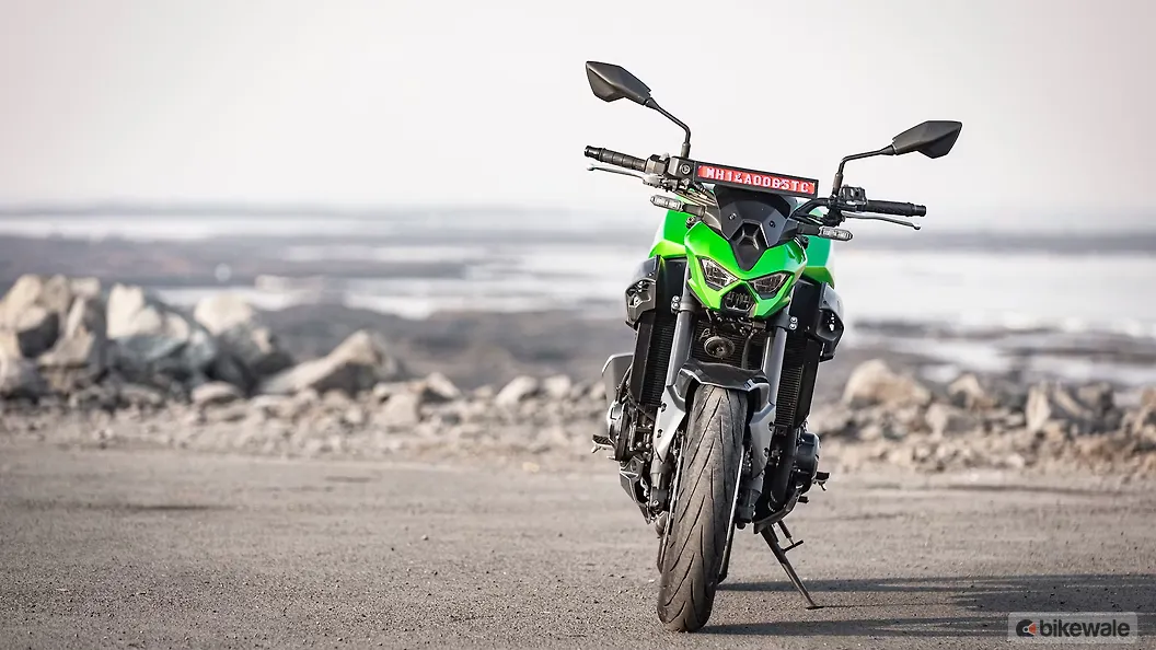 Kawasaki Z900 Left Side View Image – BikeWale
