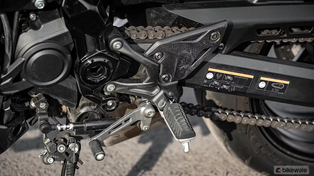 Kawasaki Z900 Gear Lever Adjustment Image – BikeWale