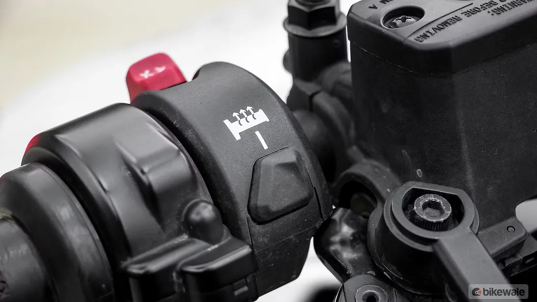 Ducati DesertX Heated Handlebar Grips Switch Image – BikeWale