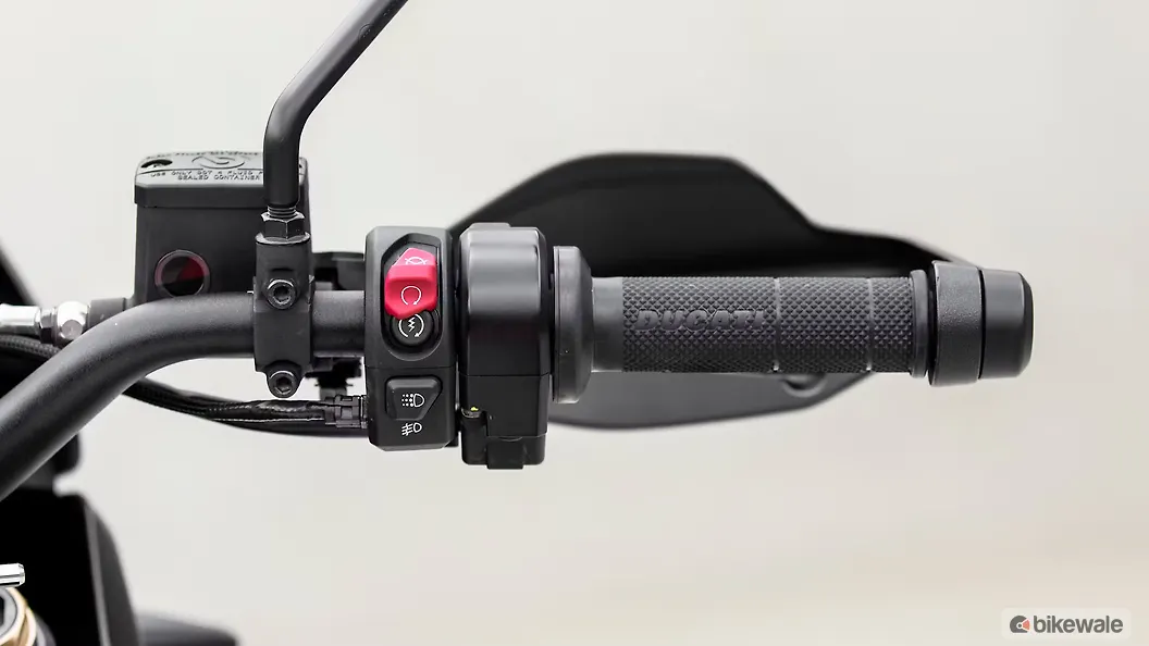 Ducati DesertX Right Side Handelbar Throttle Grip Image – BikeWale