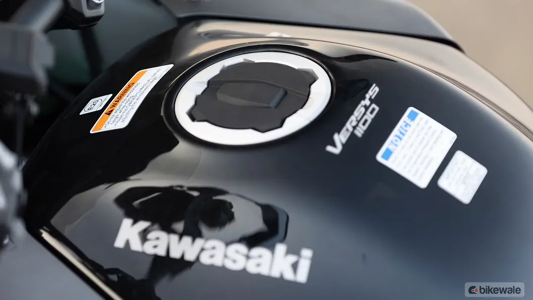 Kawasaki Versys 1100 Branding/Fuel Tank Decal Image – BikeWale