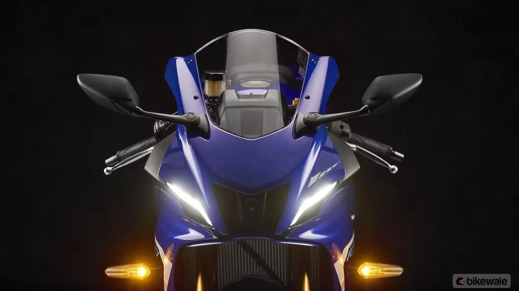 Yamaha YZF-R7 Right Side View Image – BikeWale