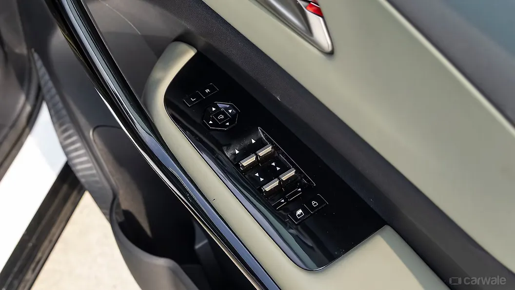 XEV 9S Front Driver Power Window Switches Image, XEV 9S Photos in India ...