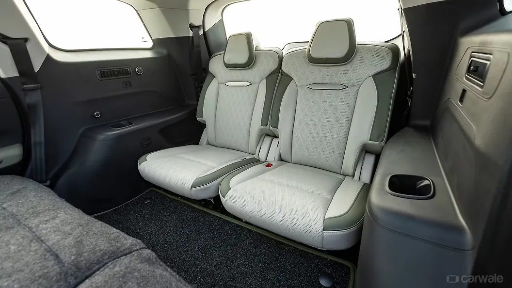 XEV 9S Front Row Seats Image, XEV 9S Photos in India - CarWale