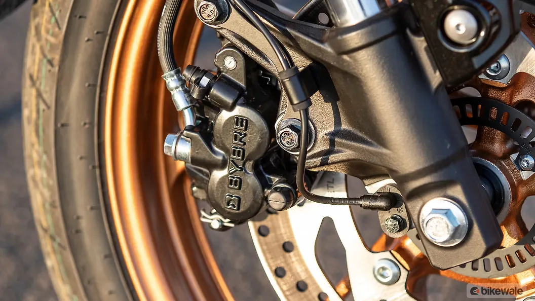 Yamaha XSR 155 Bar End weight Image – BikeWale