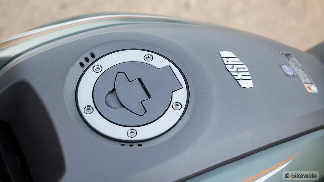 Yamaha XSR 155 Engine From Right Image – BikeWale