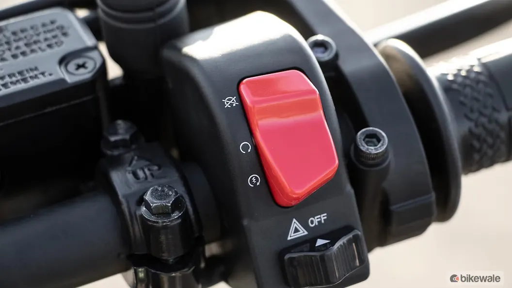 Yamaha XSR 155 Self Start Switch Image – BikeWale