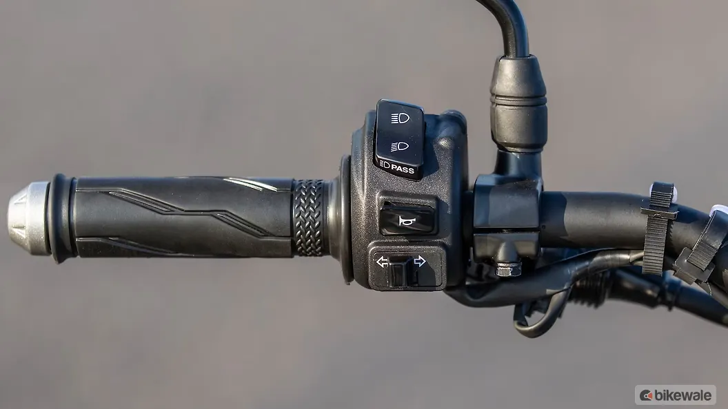 Yamaha XSR 155 Right Front Three Quarter Image – BikeWale