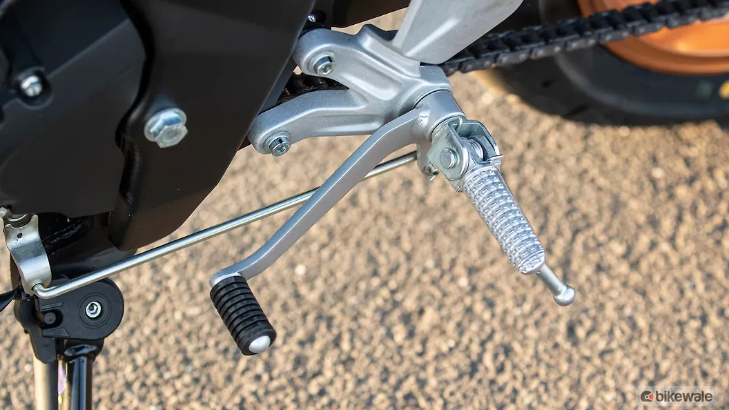 Yamaha XSR 155 High Beam Low Beam Switch Image – BikeWale