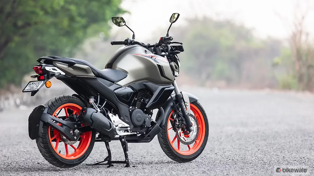 Yamaha FZ Rave Right Rear Three Quarter Image – BikeWale