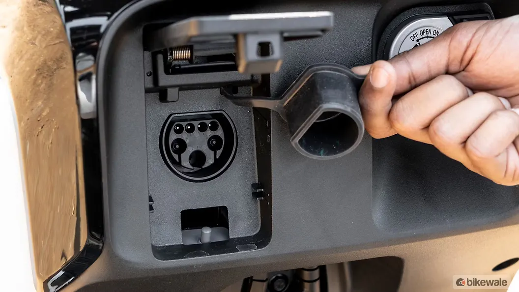 Yamaha EC 06 Electric Bike Charging Input Plug Image – BikeWale