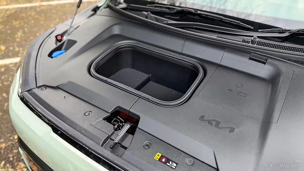 EV3 Bonnet/Hood release Image, EV3 Photos in India - CarWale