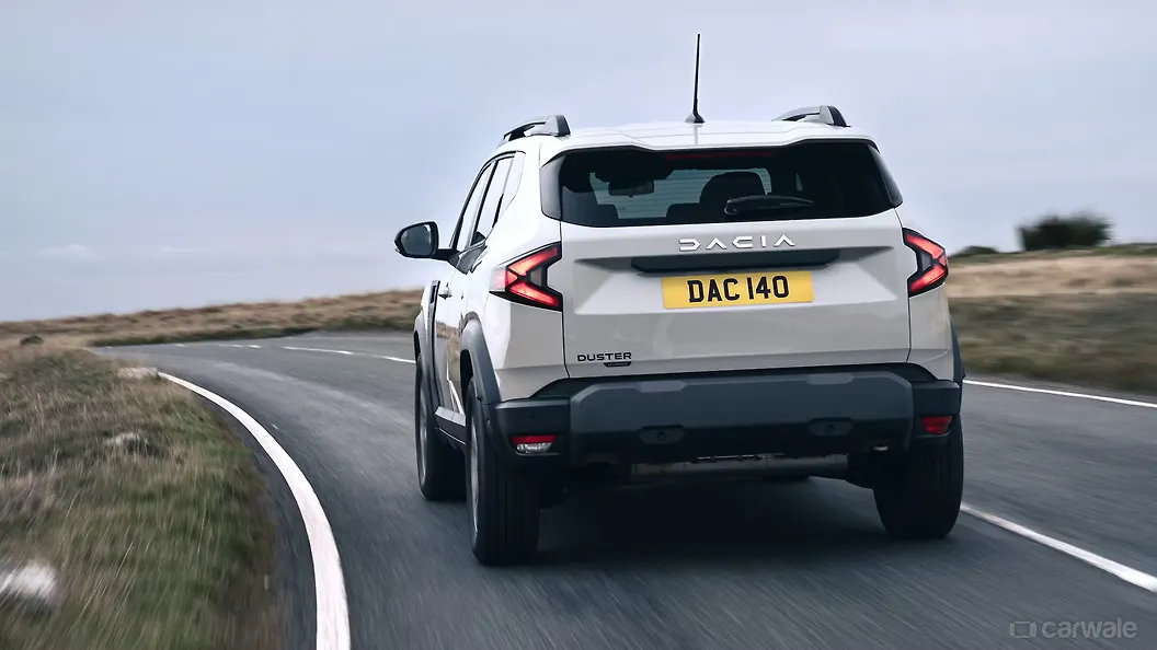 New Duster Right Side View Image, New Duster Photos in India - CarWale