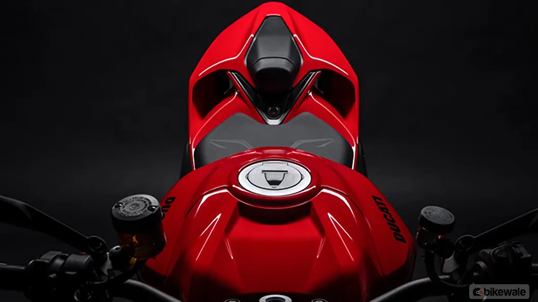 Ducati Streetfighter V2 Branding/Fuel Tank Decal Image – BikeWale
