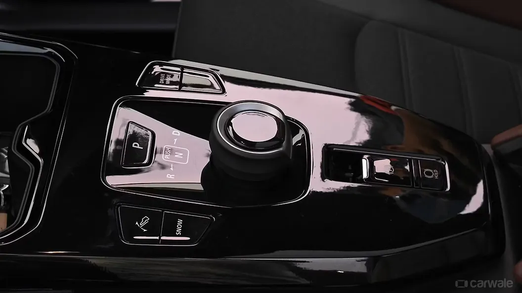 e Vitara Gear Selector Dial Image, e Vitara Photos in India - CarWale