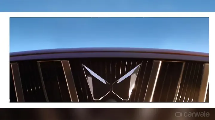 XUV 7XO Front Logo Image, XUV 7XO Photos in India - CarWale