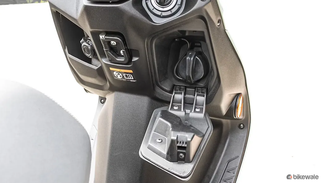 Suzuki E Access Front Inner Cover Image – BikeWale