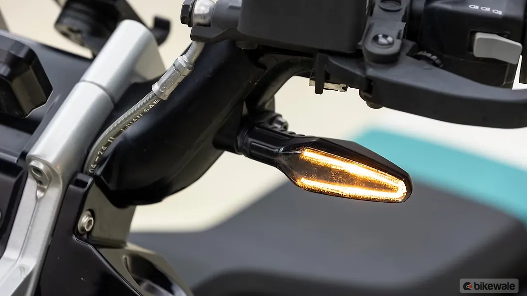BMW CE 02 Front Turn Indicators Image – BikeWale