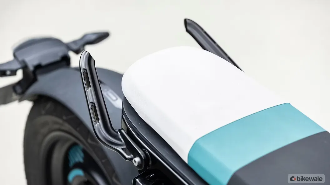 BMW CE 02 Grab Rail Image – BikeWale
