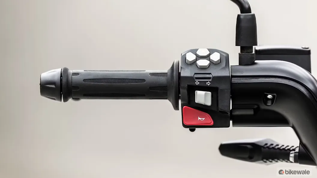 BMW CE 02 Left Side Handlebar Grip Image – BikeWale