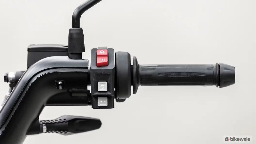 BMW CE 02 Right Side Throttle Grip Image – BikeWale