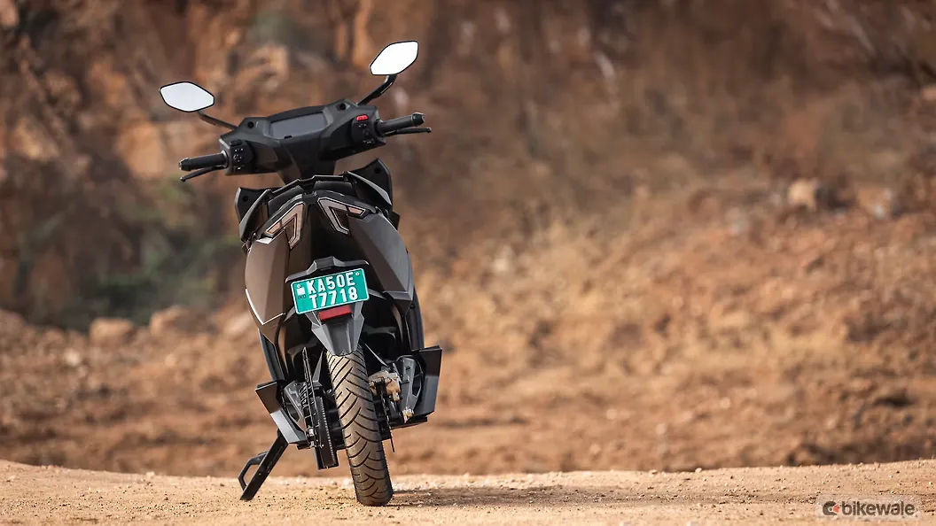 Simple Energy One Gen 2 Left Rear Three Quarter Image – BikeWale