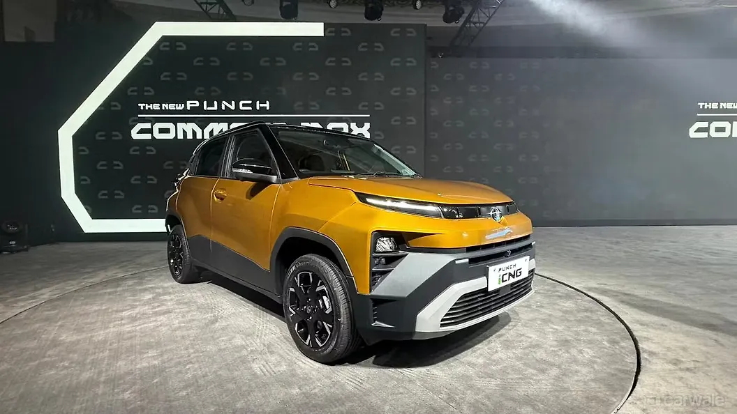 Punch Right Front Three Quarter Image, Punch Photos in India - CarWale