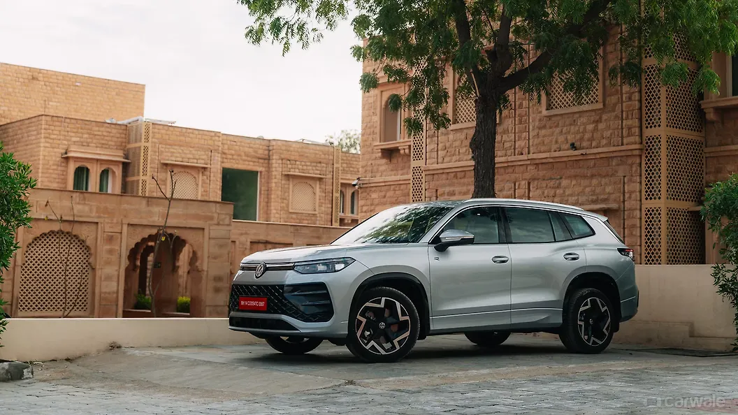 Tayron R-Line Left Front Three Quarter Image, Tayron R-Line Photos in ...