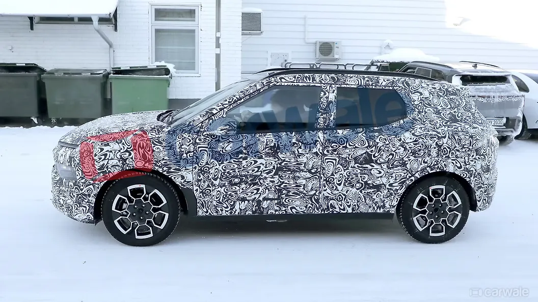 Bayon Left Side View Image, Bayon Photos in India - CarWale