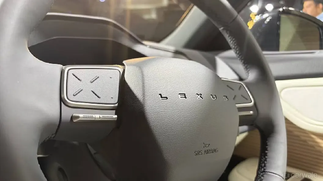 ES Center Console/Centre Console Storage Image, ES Photos in India ...