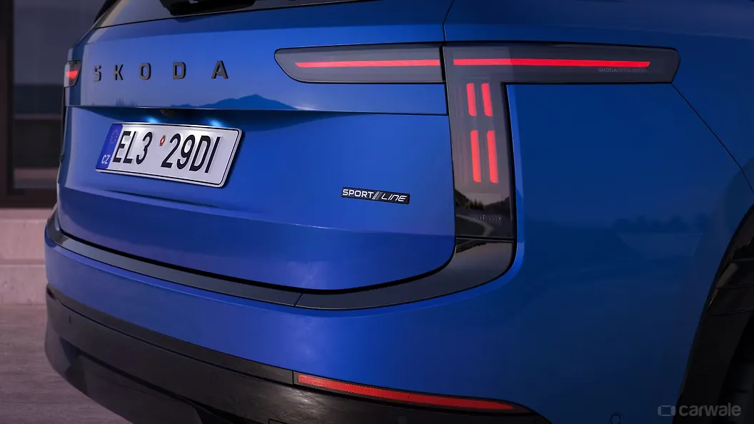 Peaq Rear Seats Image, Peaq Photos in India - CarWale