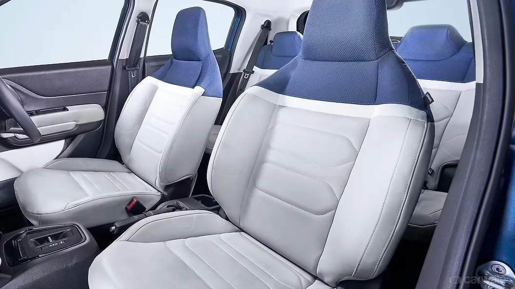 eC3 X Front Row Seats Image, eC3 X Photos in India - CarWale
