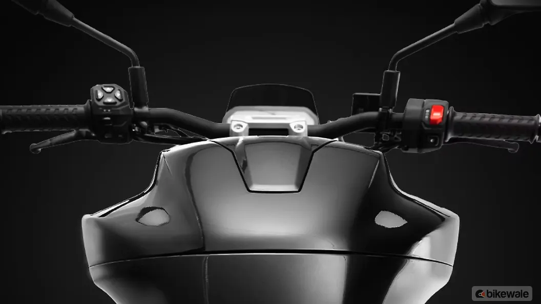 Aprilia Tuono 457 Windscreen Image – BikeWale