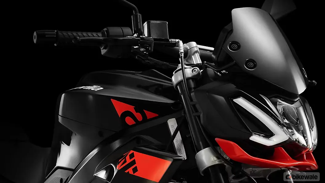 Aprilia Tuono 457 Windscreen Image – BikeWale