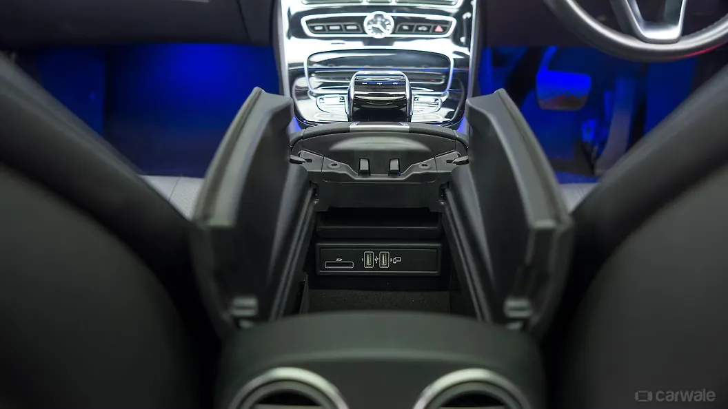 E-Class [2017-2021] USB Port/AUX/Power Socket/Wireless Charging Image ...
