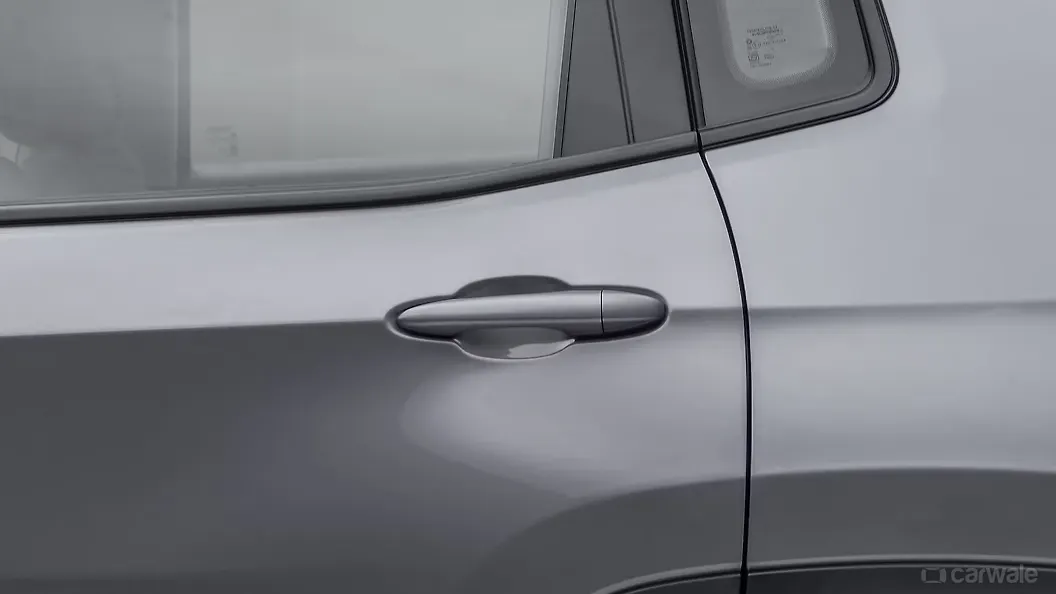 Compass [2017-2021] Rear Door Handle Image, Compass [2017-2021] Photos ...