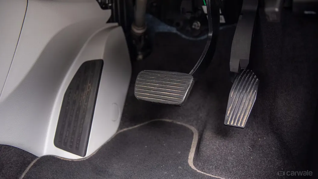 Compass [2017-2021] Pedals/Foot Controls Image, Compass [2017-2021 ...