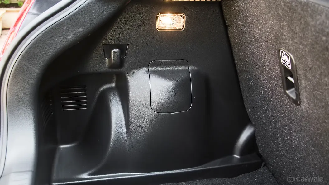 Swift Boot Light Image, Swift Photos in India - CarWale