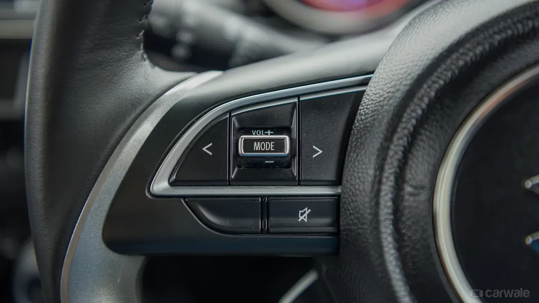Swift [2018-2021] Steering Mounted Controls Image, Swift [2018-2021 ...