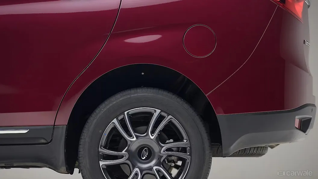 Marazzo [2018-2020] Rear Fender Image, Marazzo [2018-2020] Photos in ...