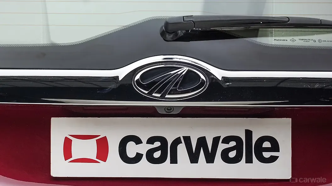 Marazzo Rear Logo Image, Marazzo Photos in India - CarWale