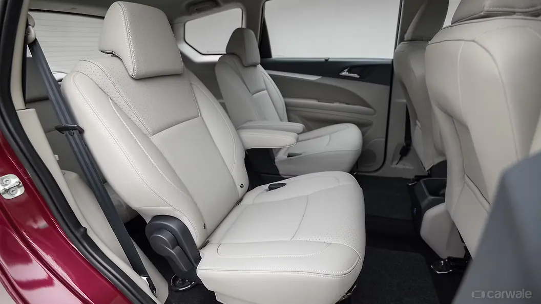 Marazzo Rear Power Window Switches Image, Marazzo Photos in India - CarWale