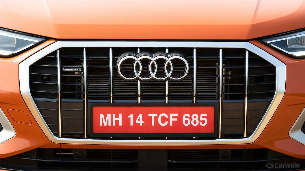 Q3 Front Logo Image, Q3 Photos in India - CarWale