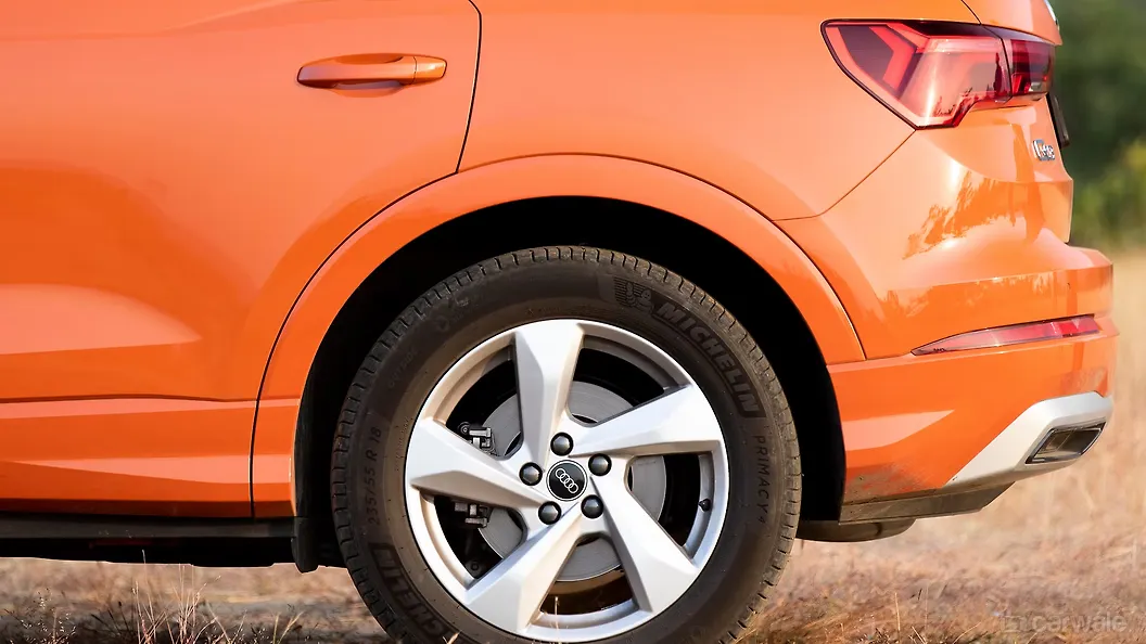 Q3 Rear Fender Image, Q3 Photos in India - CarWale