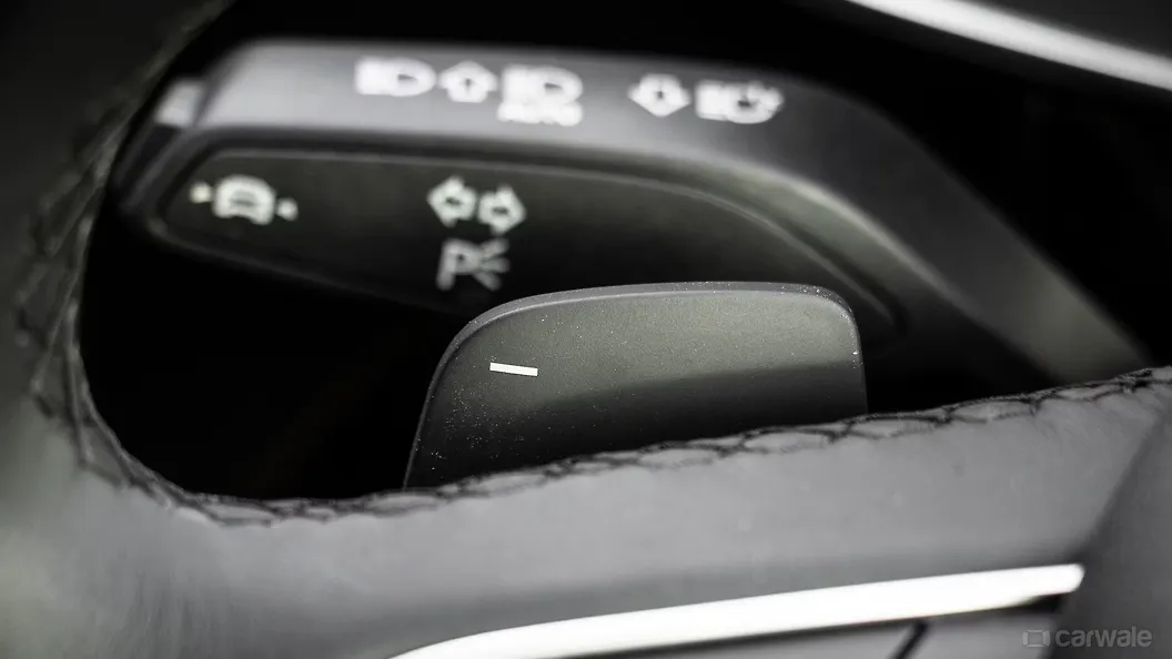 Q3 Left Paddle Shifter Image, Q3 Photos in India - CarWale