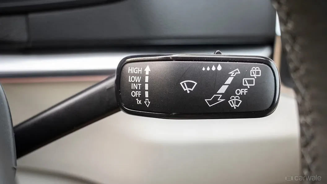 Karoq Wiper Stalk Image, Karoq Photos in India - CarWale